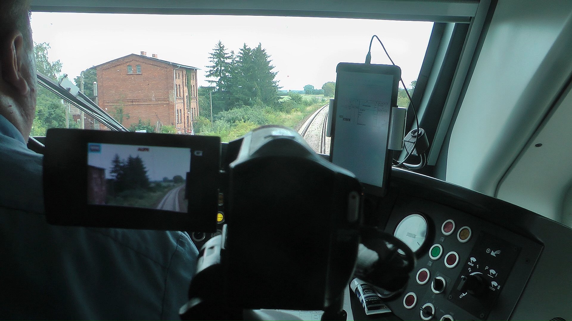 rail & mobility — BUSINESS NEWS FÜR DIE BAHN– UND MOBILITÄTSBRANCHE - Rail & Mobility